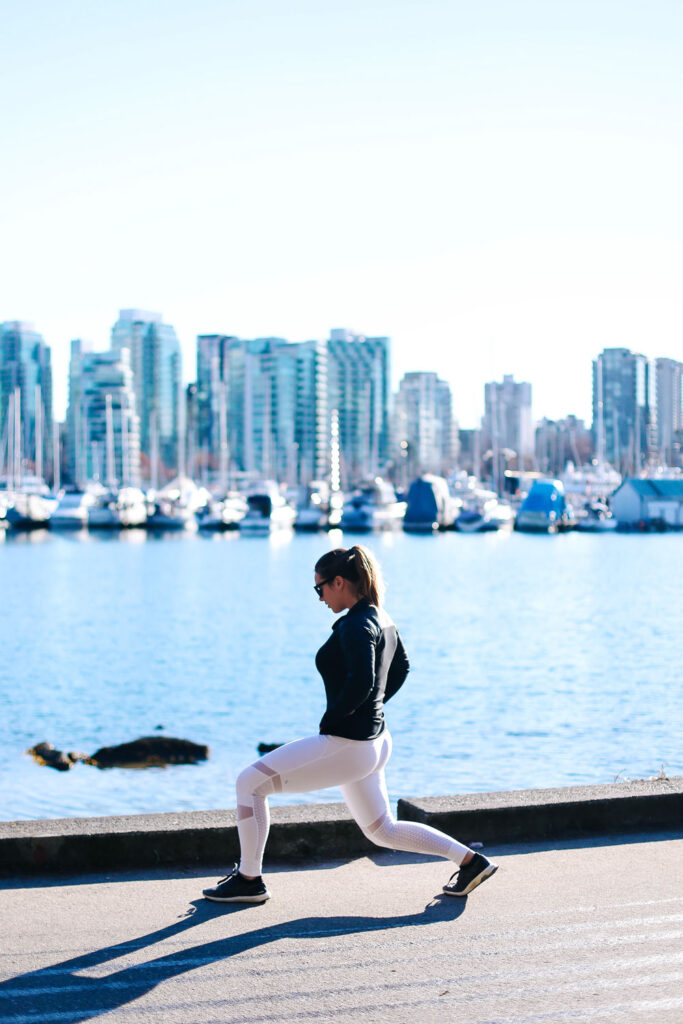 5-Minute Toned Leg Workout - To Vogue or Bust