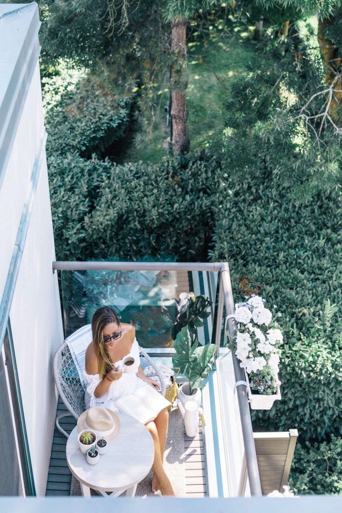 Our Side Patio Reveal - To Vogue or Bust
