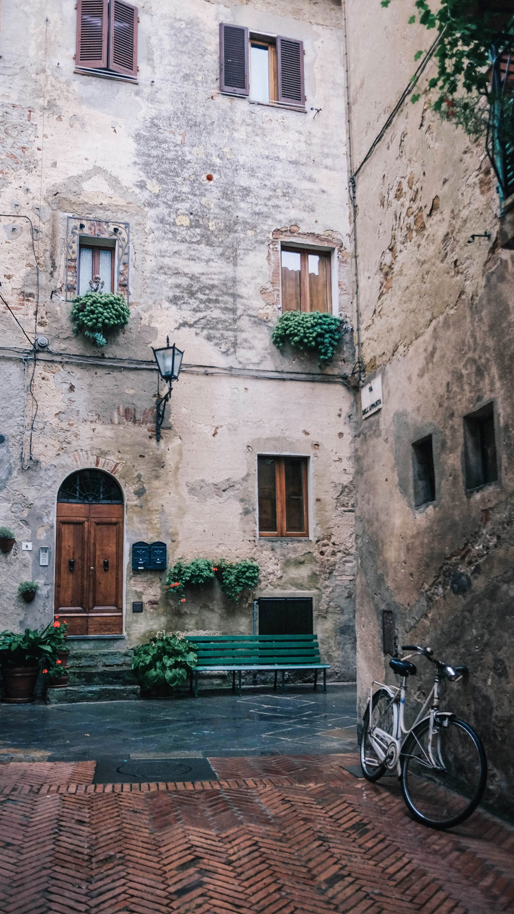 My Free Wallpaper Series - Tuscan, Italy Towns - To Vogue or Bust