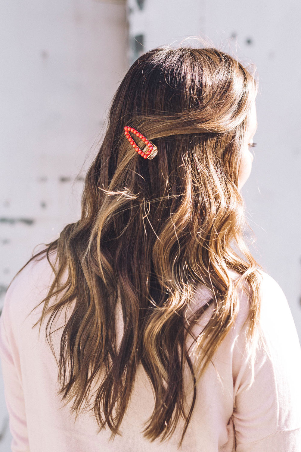 6 Ways to Wear Retro Hair Clips - To Vogue or Bust