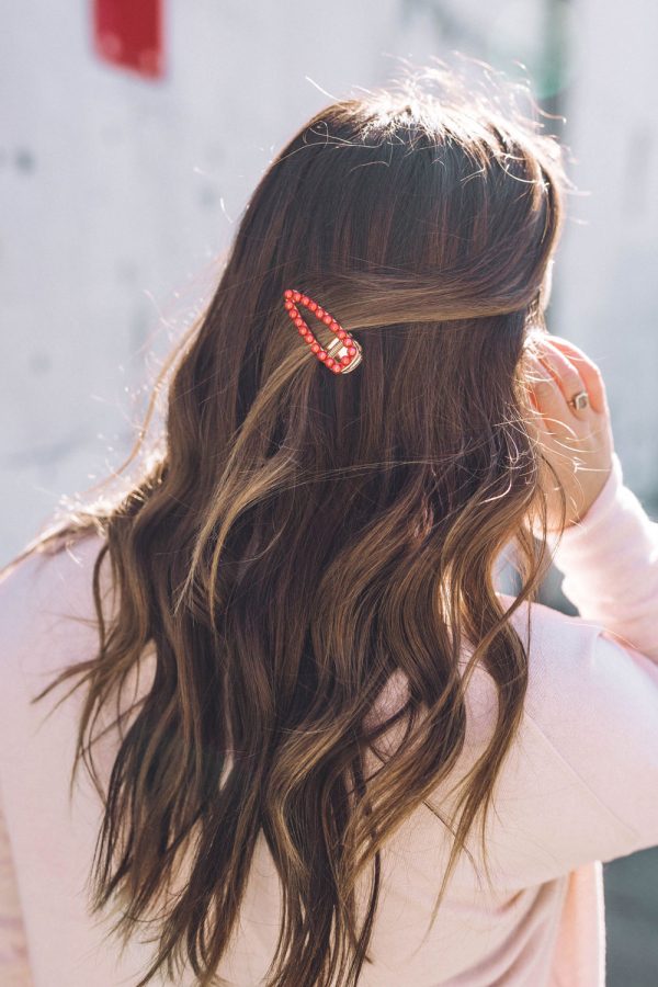 6 Ways to Wear Retro Hair Clips - To Vogue or Bust