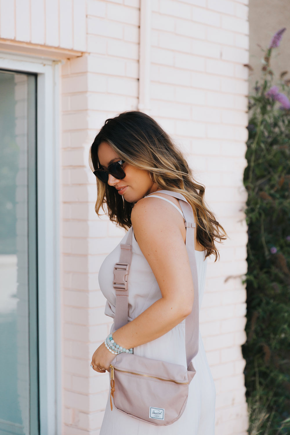 3 Ways to Wear a Hip Pack - To Vogue or Bust