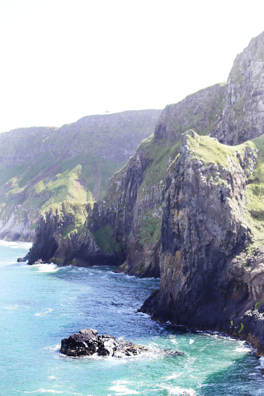 Your Travel Guide to Northern Ireland - To Vogue or Bust