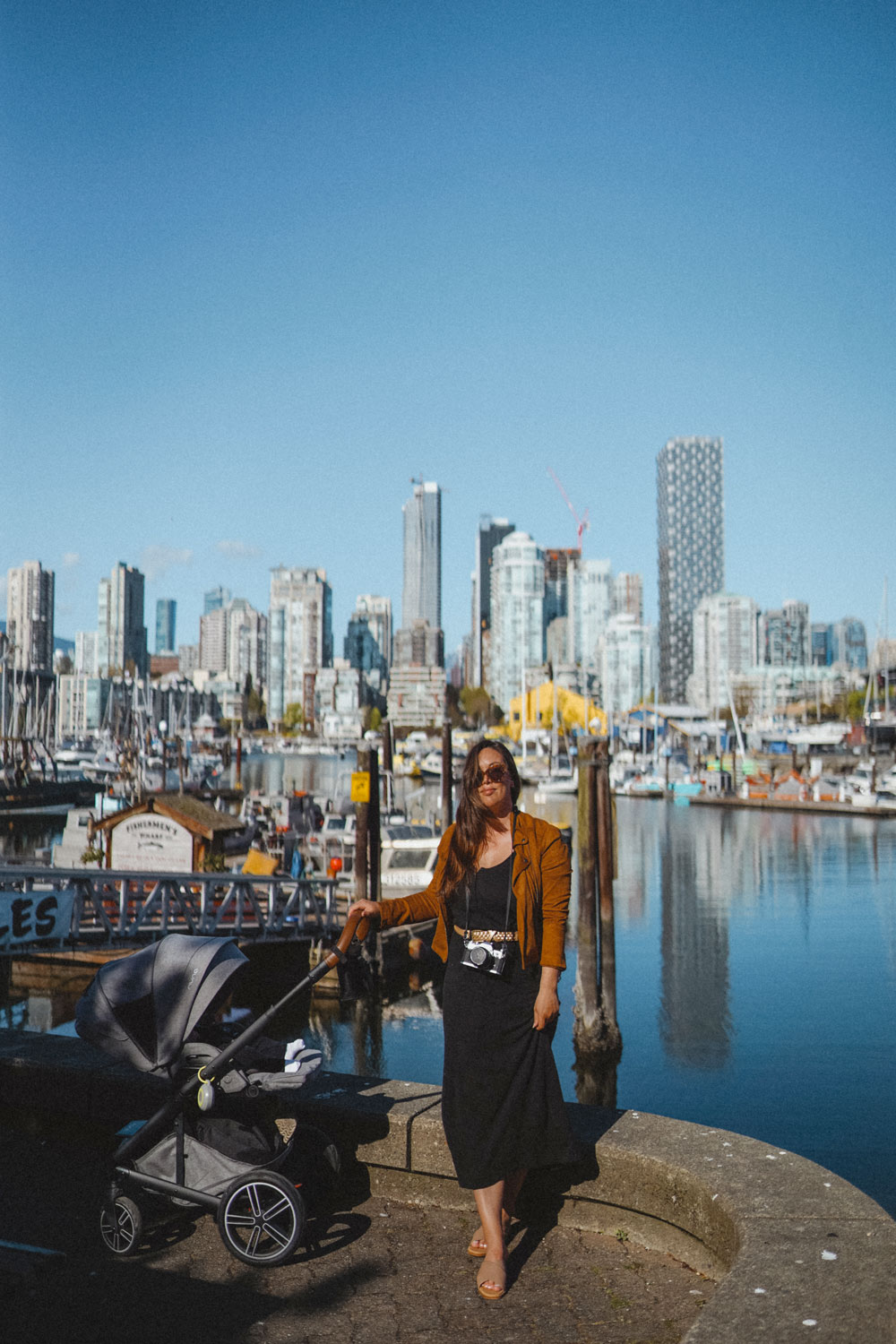 2 Ways to Wear Slides This Summer - To Vogue or Bust