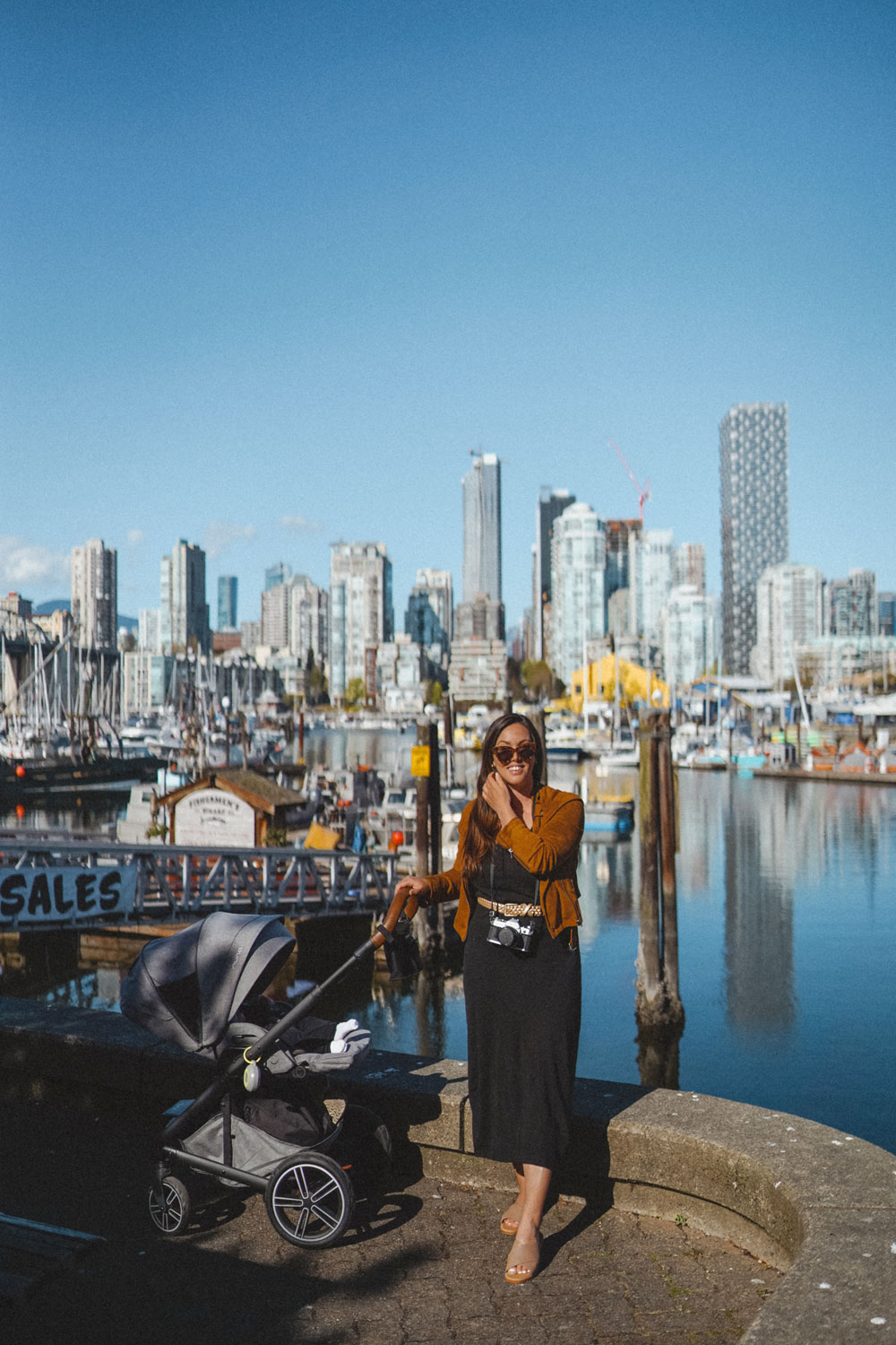 2 Ways to Wear Slides This Summer - To Vogue or Bust